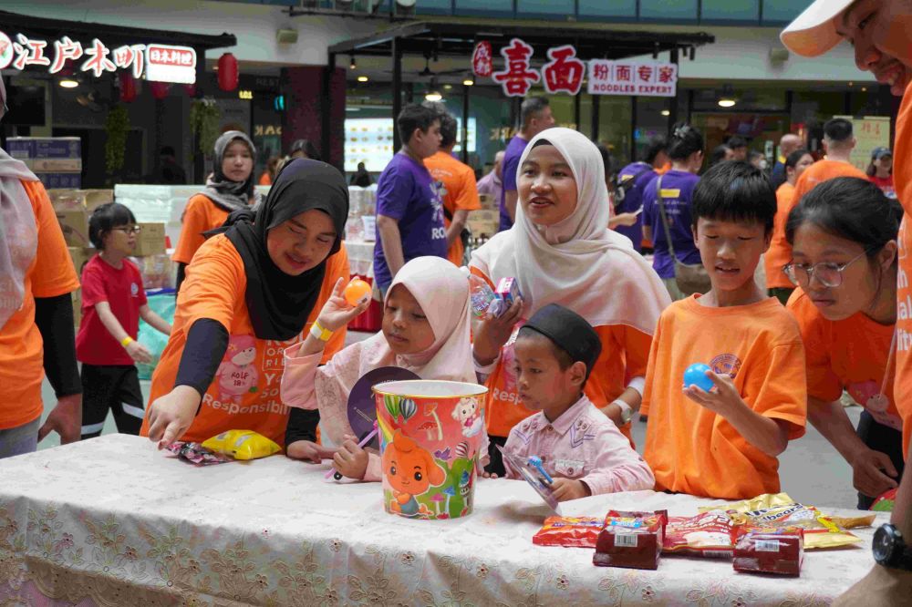 2024-rolf-orange-ribbon-056 | Rainbow of Life Forces