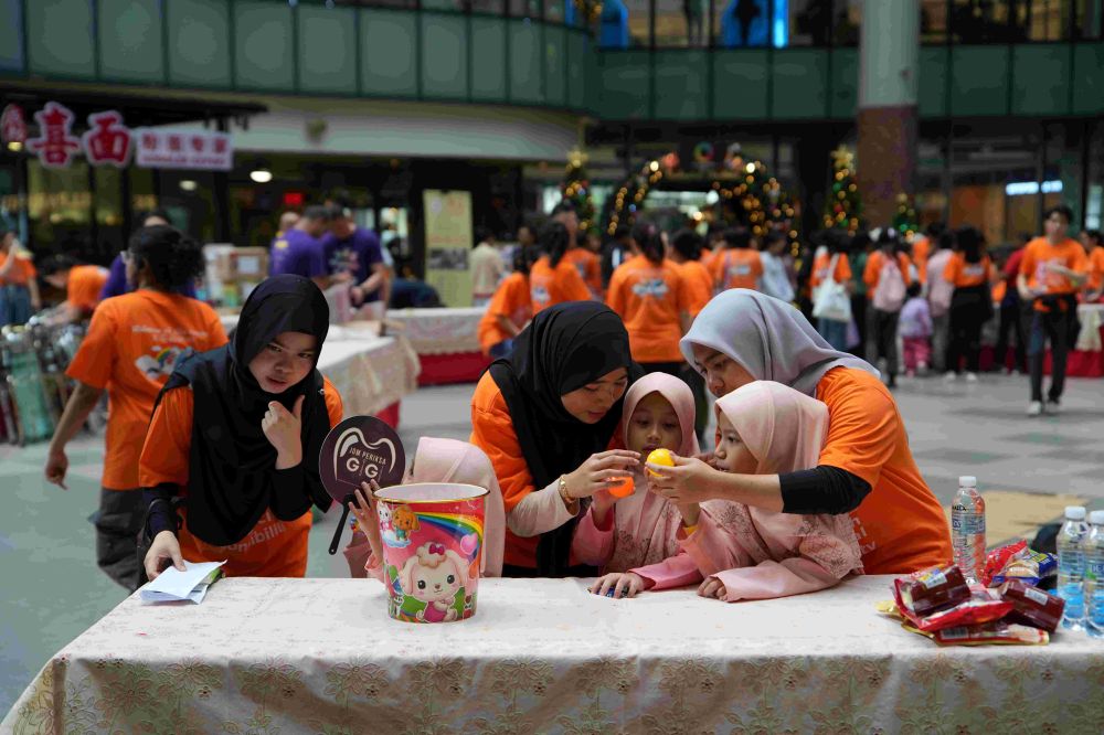 2024-rolf-orange-ribbon-084 | Rainbow of Life Forces