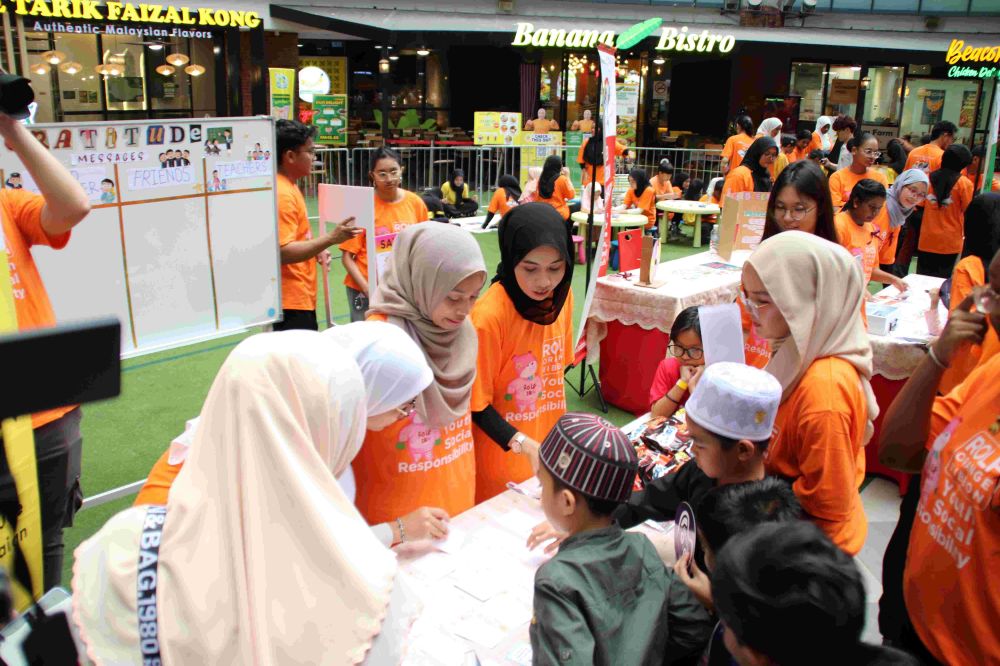 2024-rolf-orange-ribbon-114 | Rainbow of Life Forces